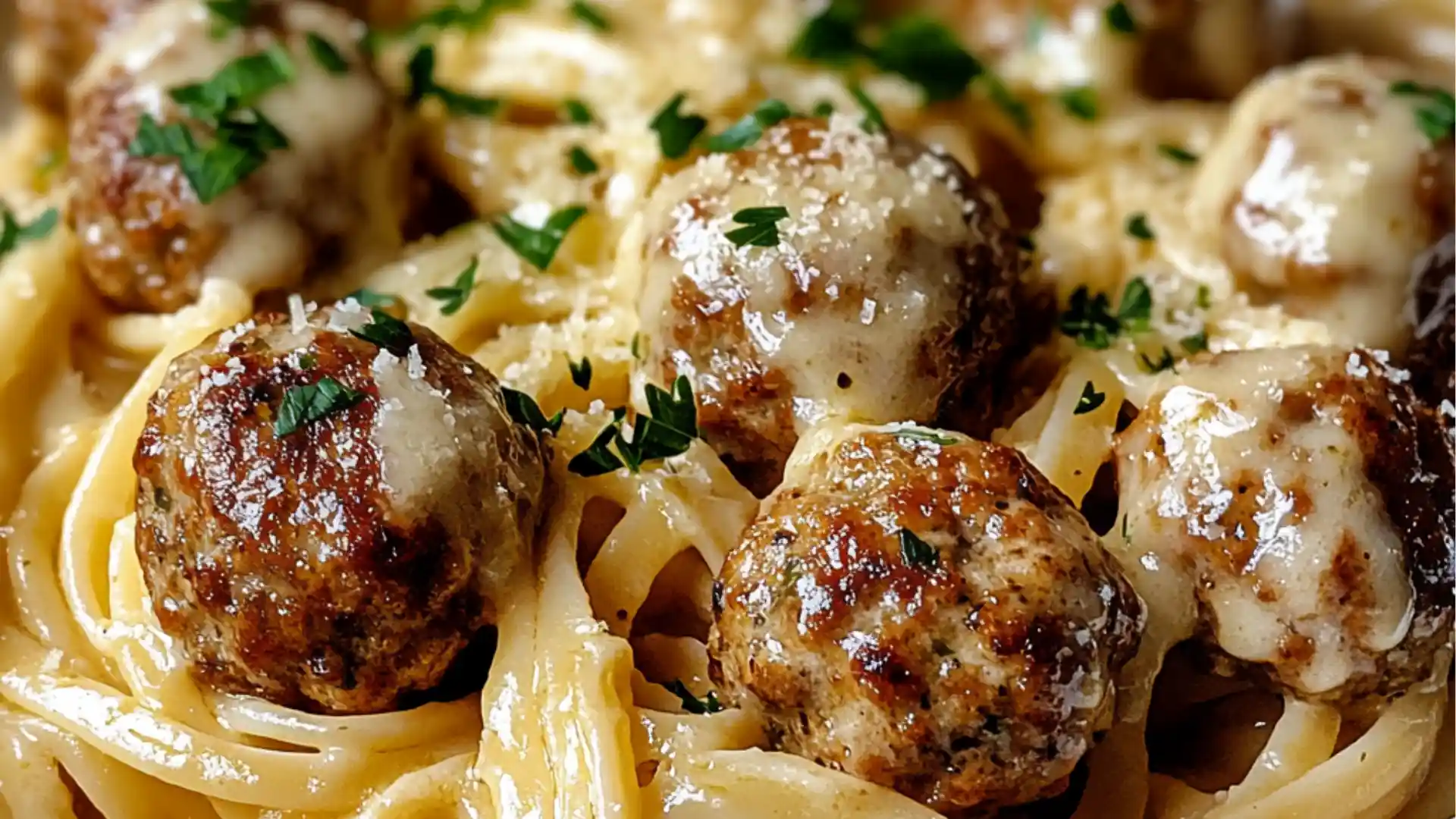 Garlic Butter Meatballs : Creamy Linguine Delight
